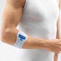 Behandling af golf- og tennisalbue med albuebandager og skinner